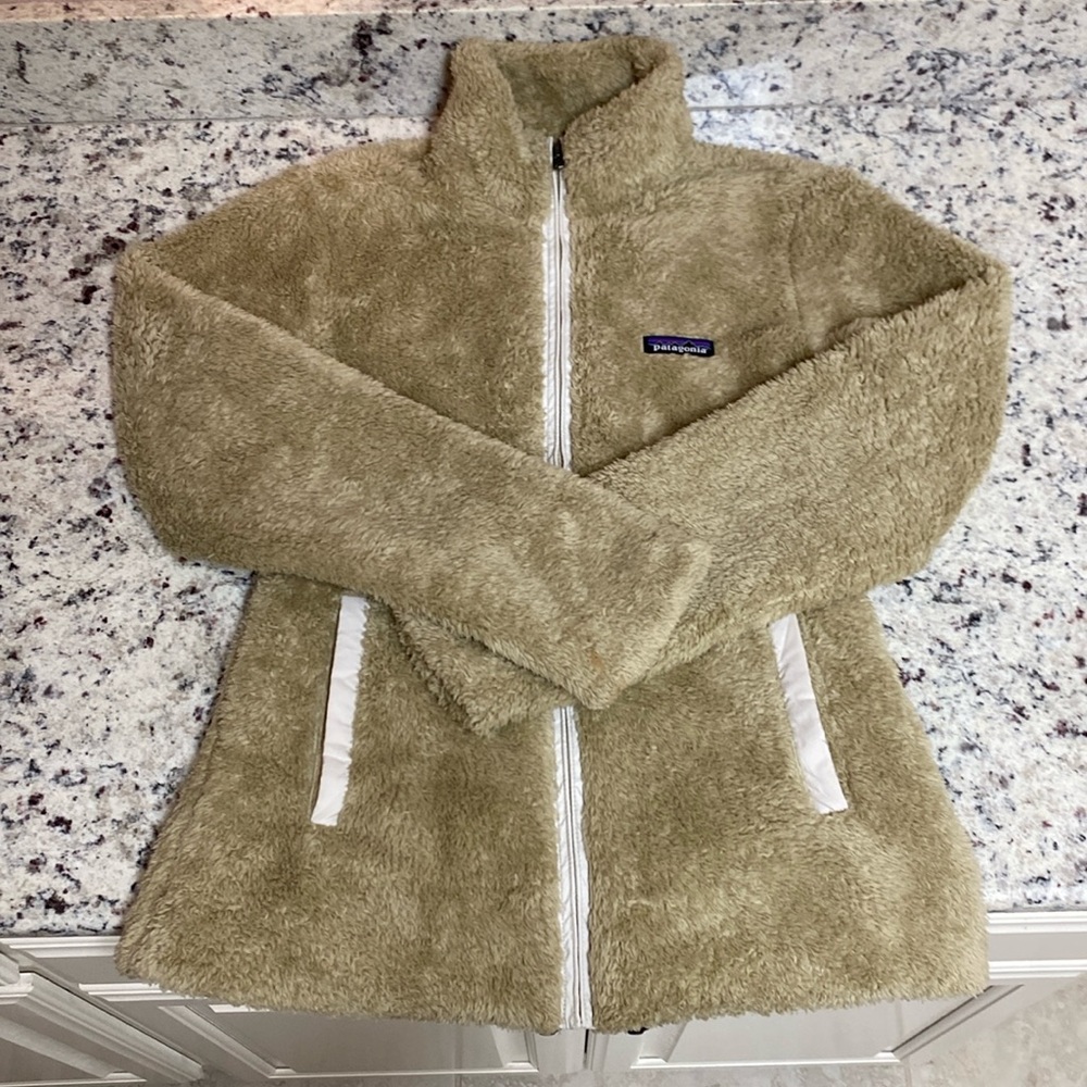 Patagonia Fuzzy Jacket Tan Color Women’s Small - Gem